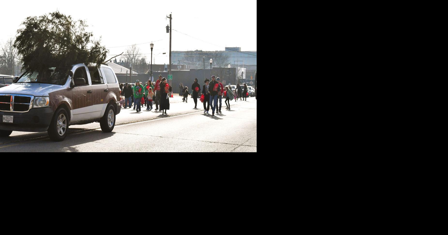 Metropolis Christmas Parade 2025: 'Classic Christmas' fills parade ...