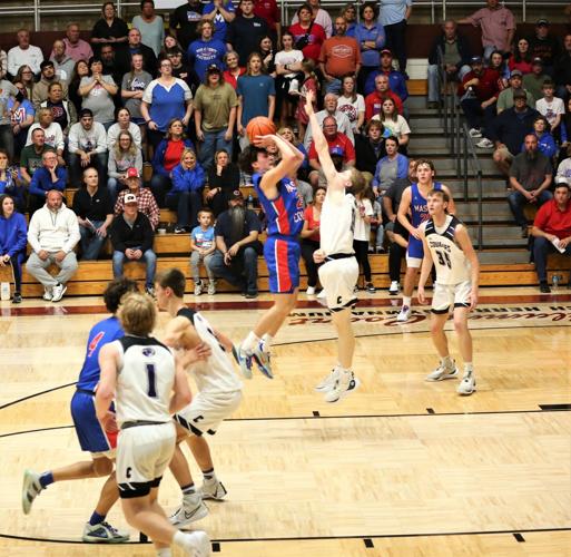 Breese Central ends Patriots season at Benton | Sports ...