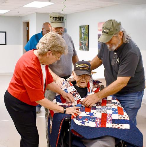 Mullinix receives Quilt of Valor | News | metropolisplanet.com