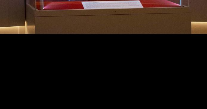 Handwritten Gettysburg Address on display at Lincoln Presidential ...