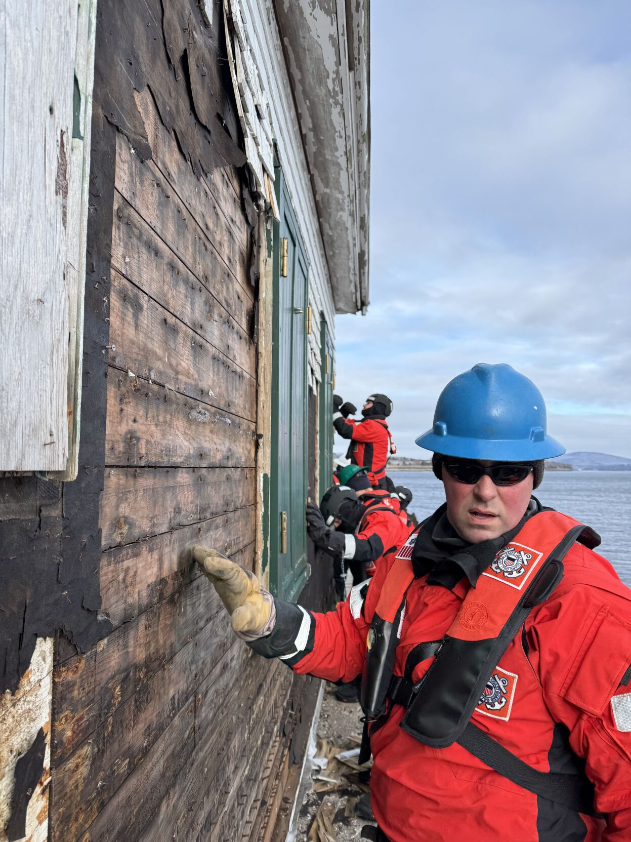 Coast Guard Helps in Breakwater Lighthouse Rehab | Waterfront ...