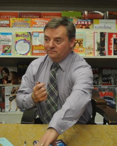 Powell reads his ‘Patch Scratching’ | Arts | midcoastvillager.com