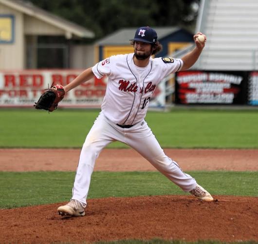 Mavericks go 3-1 over the weekend, host Harry Griffith tourney this ...