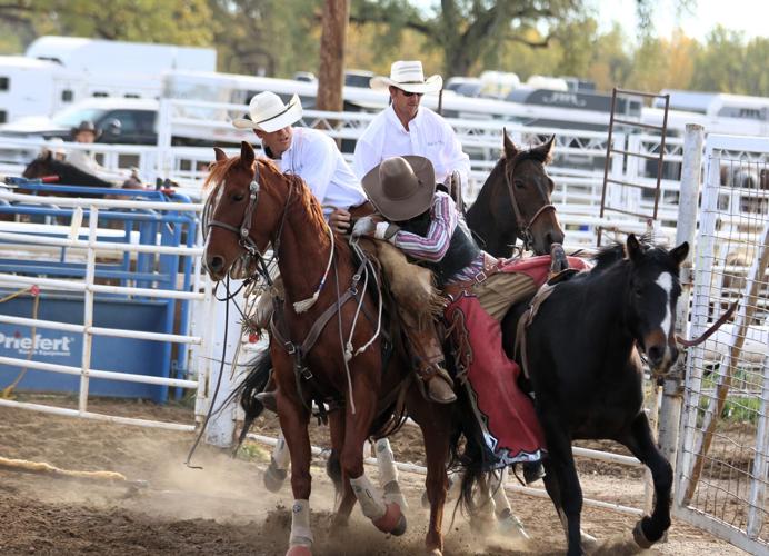 Young riders shine in high school/junior high rodeo competition ...