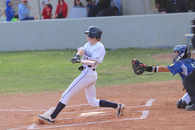Mavericks split doubleheader against Blue Devils | Sports ...