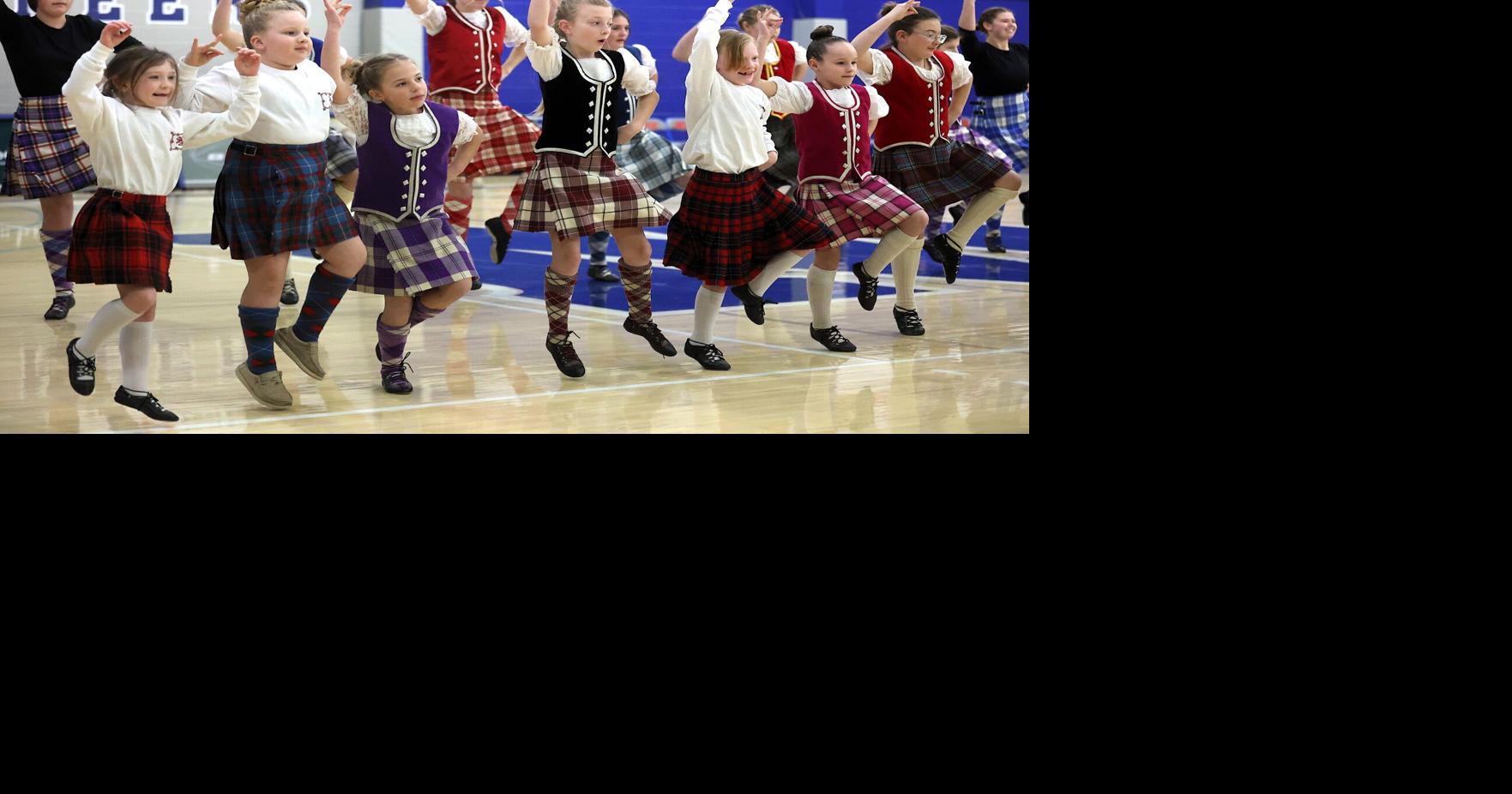 Caledonia dancers delight crowd | News | milescitystar.com