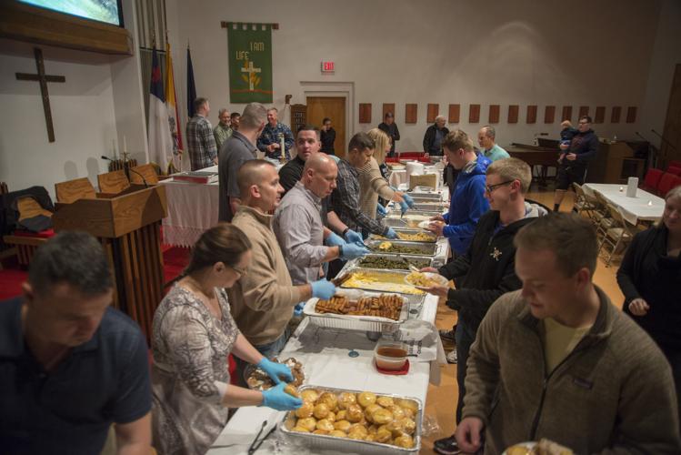 Dam Neck Annex Chapel holds Lone Sailor, Marine Thanksgiving dinner ...