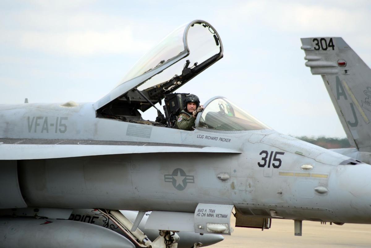 CVW-8 homecoming | Photos | militarynews.com