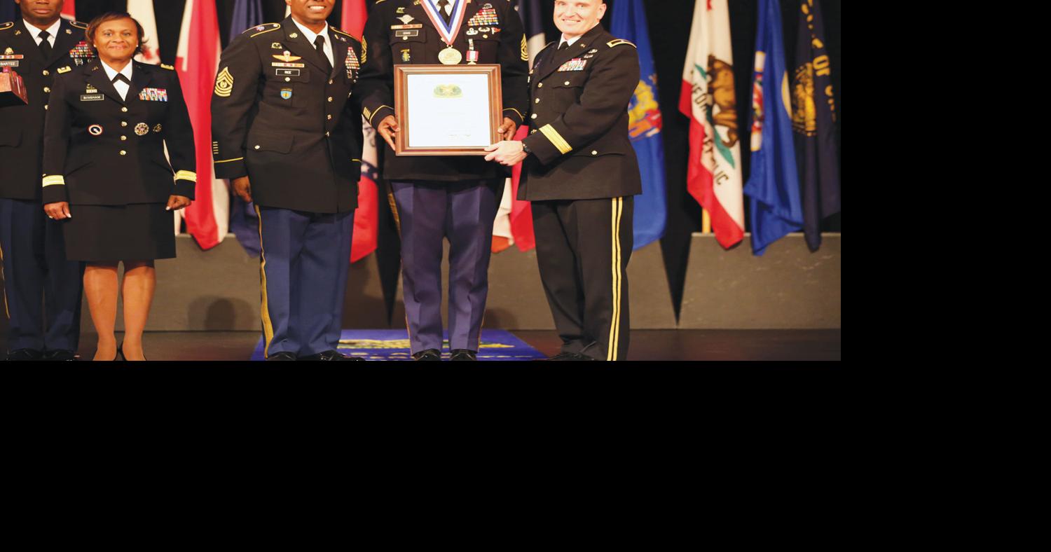 Sims says farewell | Photos | militarynews.com