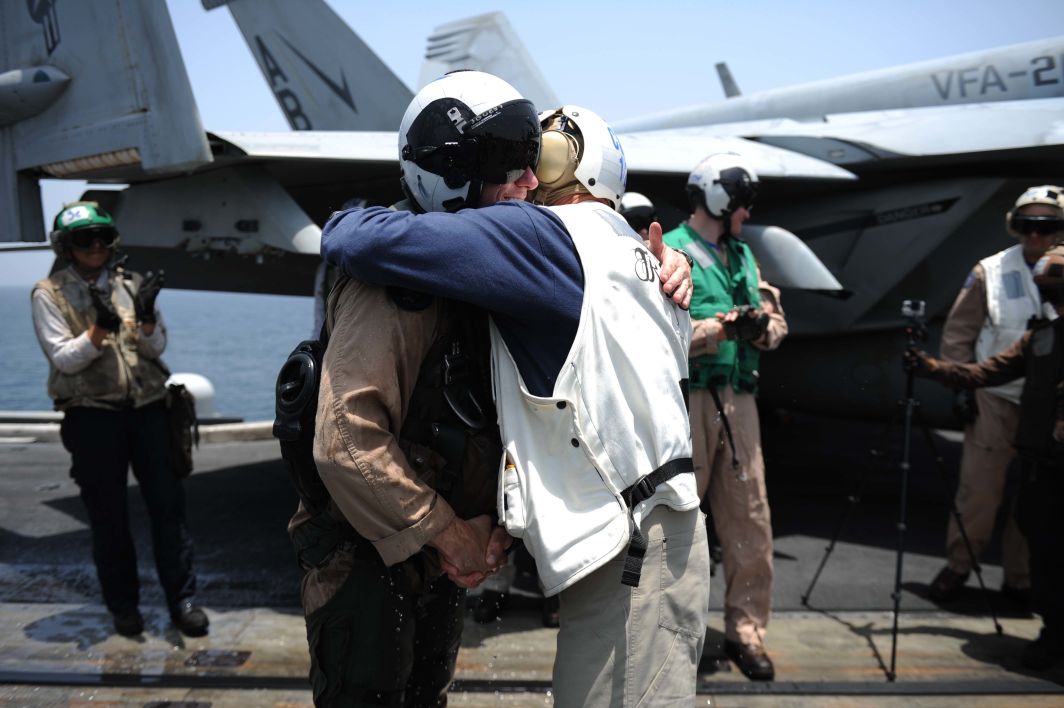 Underway with the Knighthawks of VFA-136 | News | militarynews.com