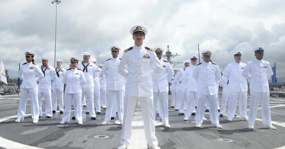 USS Oakland (LCS 24) Blue crew changes command | Quarterdeck ...