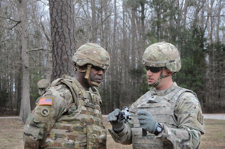 Pistol Proficiency | Photos | militarynews.com