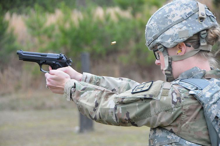 Pistol Proficiency | Photos | militarynews.com