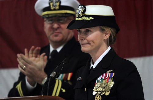 ‘Team Battle Axe’ welcomes Navy’s first female air wing commander ...