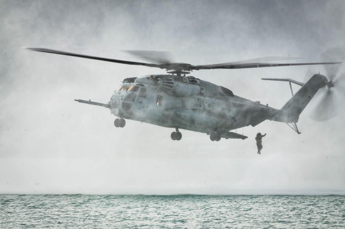 Soldiers join Marines for grueling helocast operations training | Army ...