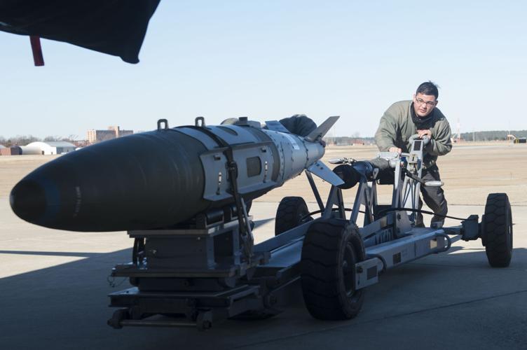 4th Quarter Weapons Load Competition; 94th AMU, 1st AMXS compete | Air ...