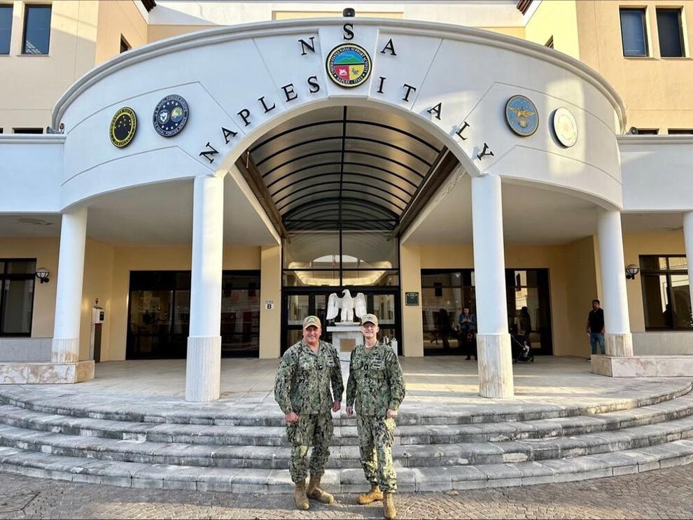 Commander of U.S. Navy Surface Ship Maintenance visits forward-deployed ...