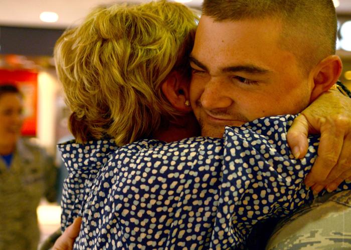 633rd FSS Airmen reunite with loved ones | Photos | militarynews.com
