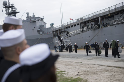 USS Tortuga returns home | Homecomings | militarynews.com