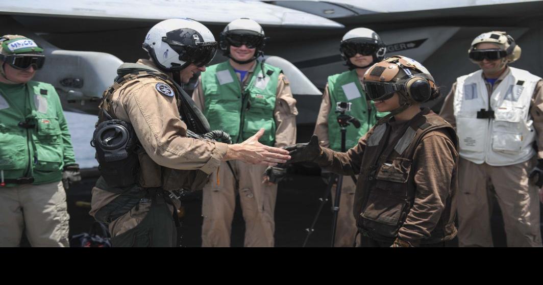 Underway with the Knighthawks of VFA-136 | News | militarynews.com