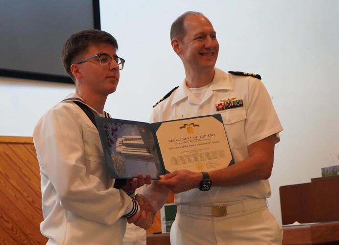 Tri-Service Optician School aboard NWS Yorktown graduates 15 new ...