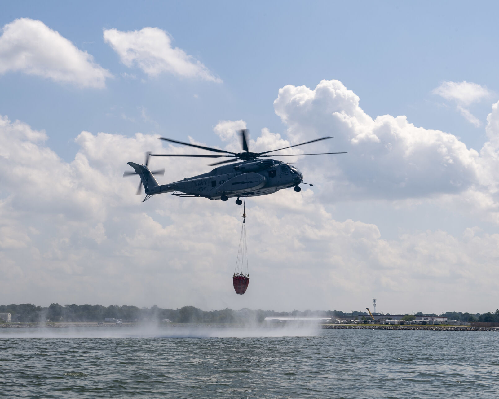 Norfolk-based HM-12 successfully trains squadron on aerial firefighting ...