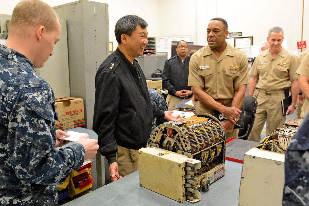 Chief of Supply Corps visit | Photos | militarynews.com