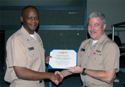 Simmons earns IDW pin | News | militarynews.com