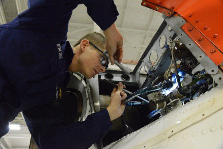Keeping the Coast Guard in flight | News | militarynews.com