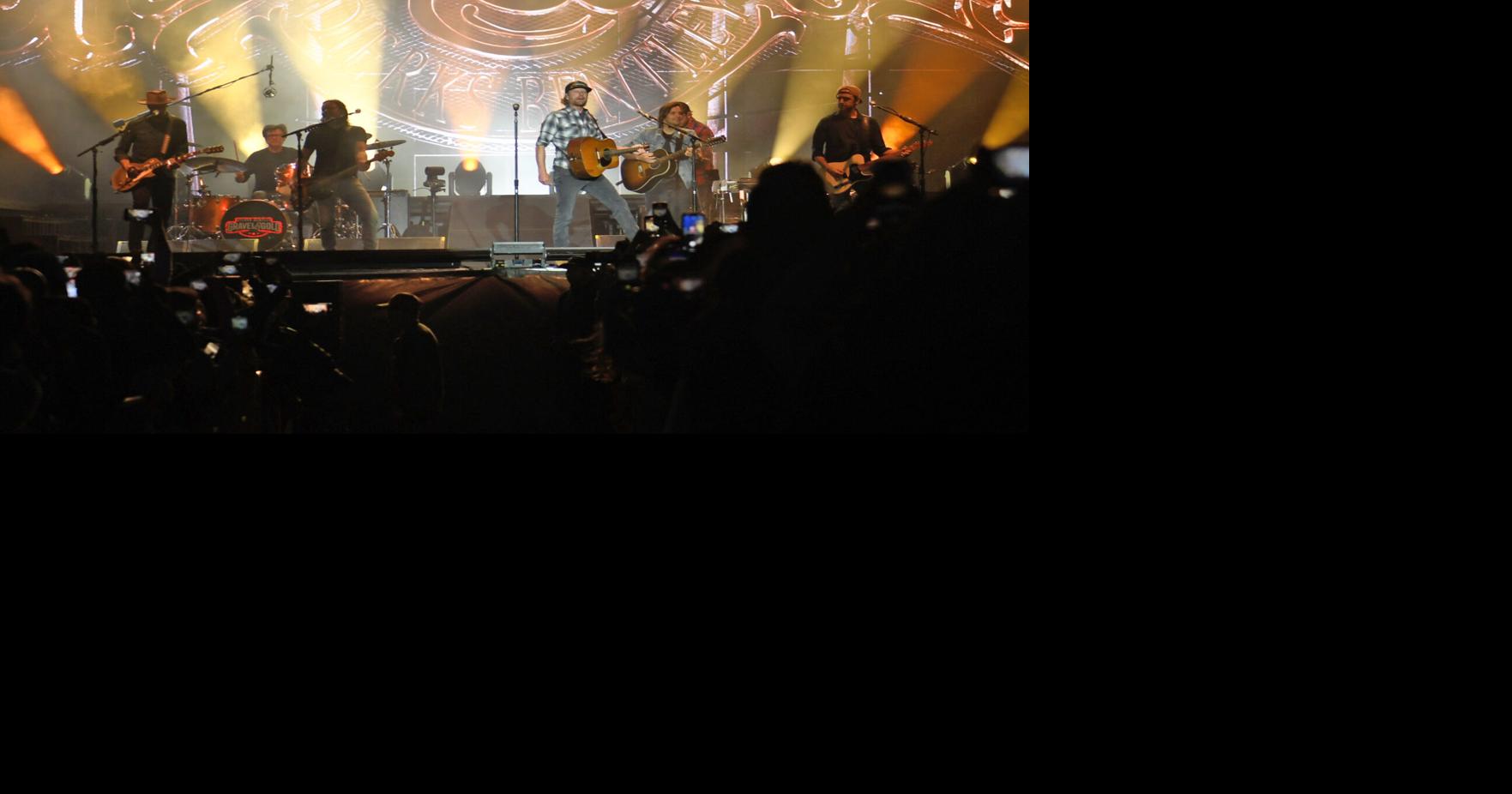 ‘Operation MWR’ concert featuring Dierks Bentley brings record numbers ...