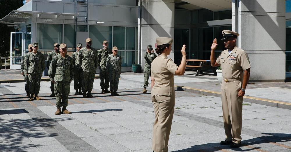 NMRC Command Master Chief reenlists, turns over office | Quarterdeck | militarynews.com