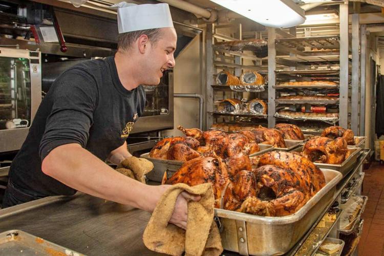 USS Ronald Reagan celebrates Thanksgiving in the Philippine Sea ...