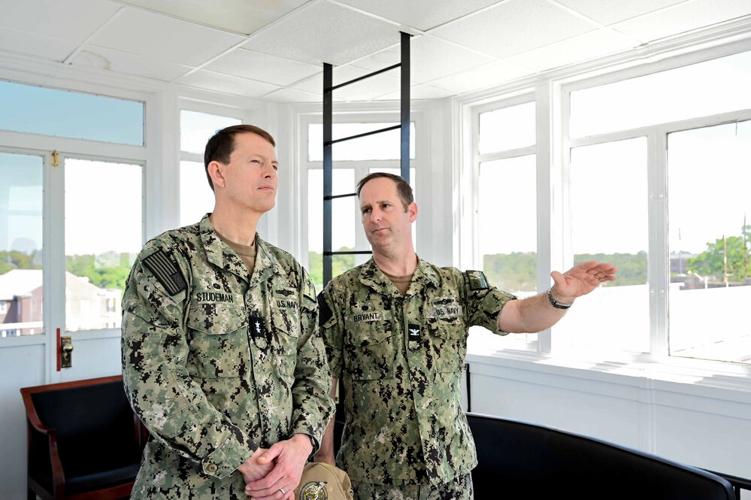 Chief of Naval Intelligence visits CIWT and NIOC Pensacola ...
