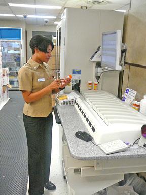 Stop Waiting! Robot fills prescriptions faster at Boone Clinic | Health ...
