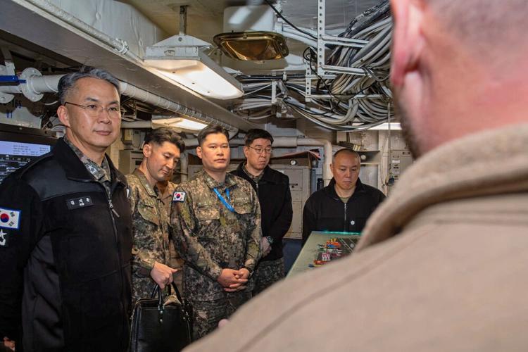 ROK, USFK, CNFK embark USS Carl Vinson, exploring operations and ...
