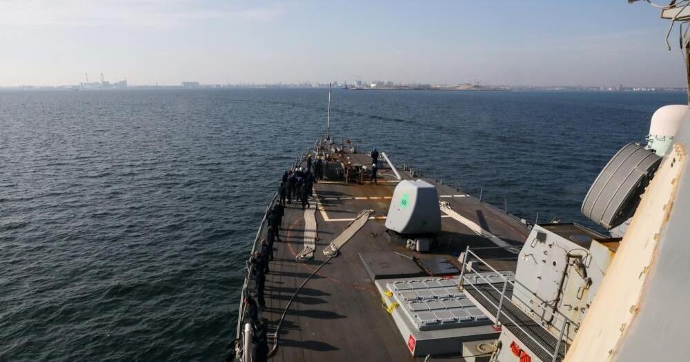 USS The Sullivan Returns Home | Norfolk Navy Flagship | militarynews.com