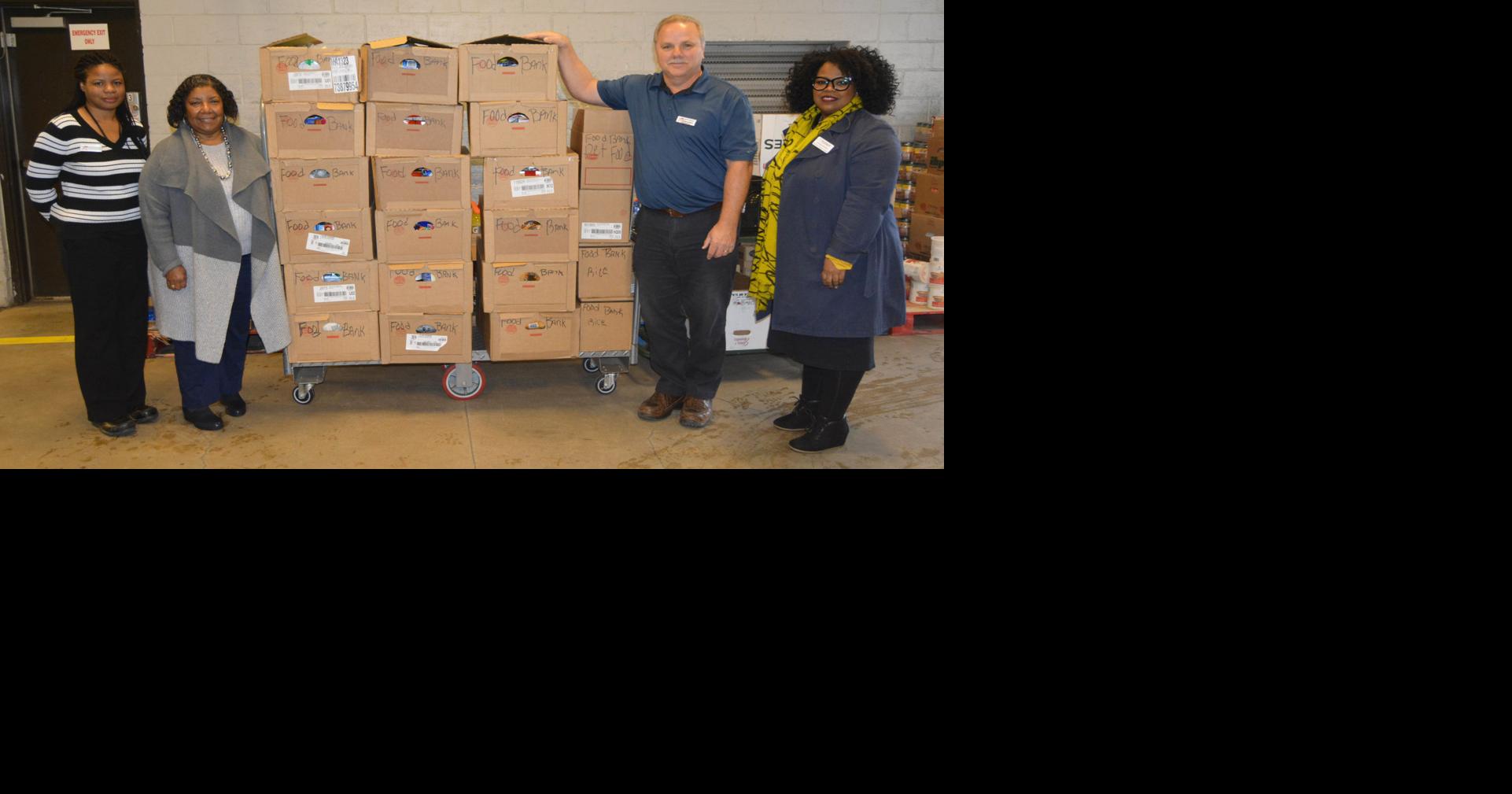 Naval Station Norfolk Commissary donates to food bank to aid families ...