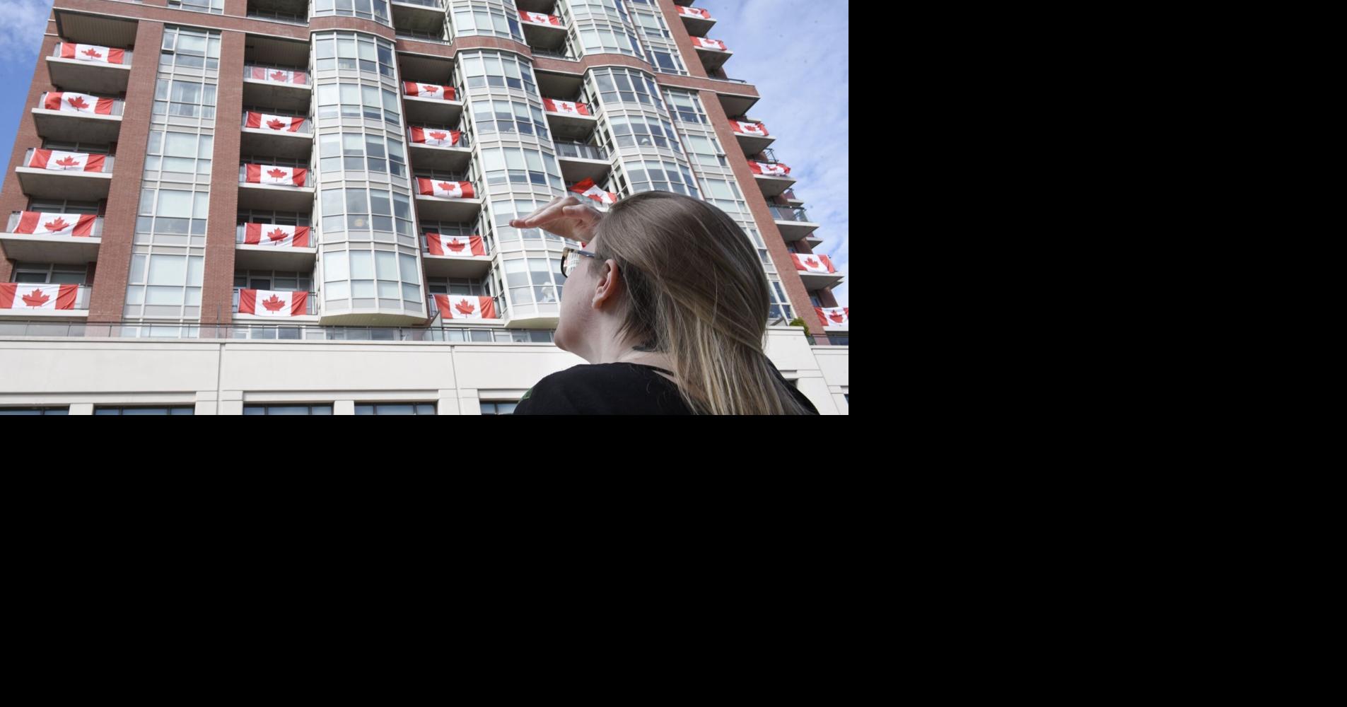 City encouraging Canadian flag display if foreign flag flown