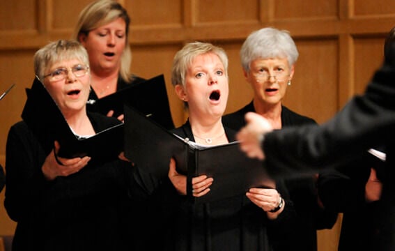 Choir makes concert debut