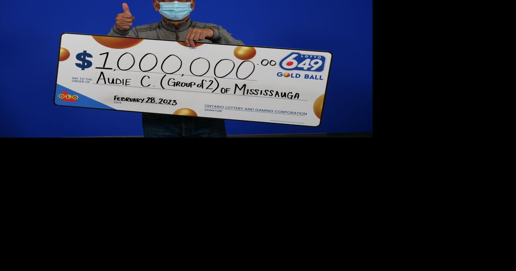 ‘I couldn’t believe my eyes’: Mississauga couple win $1M in lottery
