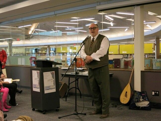 Bosnian poet releases new book