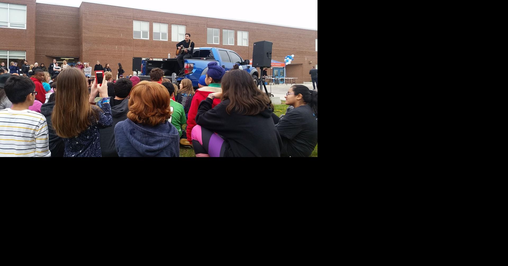 uReport: JUNO award-nominated singer Tyler Shaw surprises students at ...