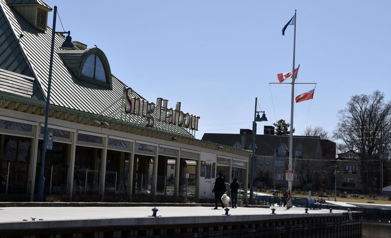 5 things to know about Mississauga taking down U.S. flags