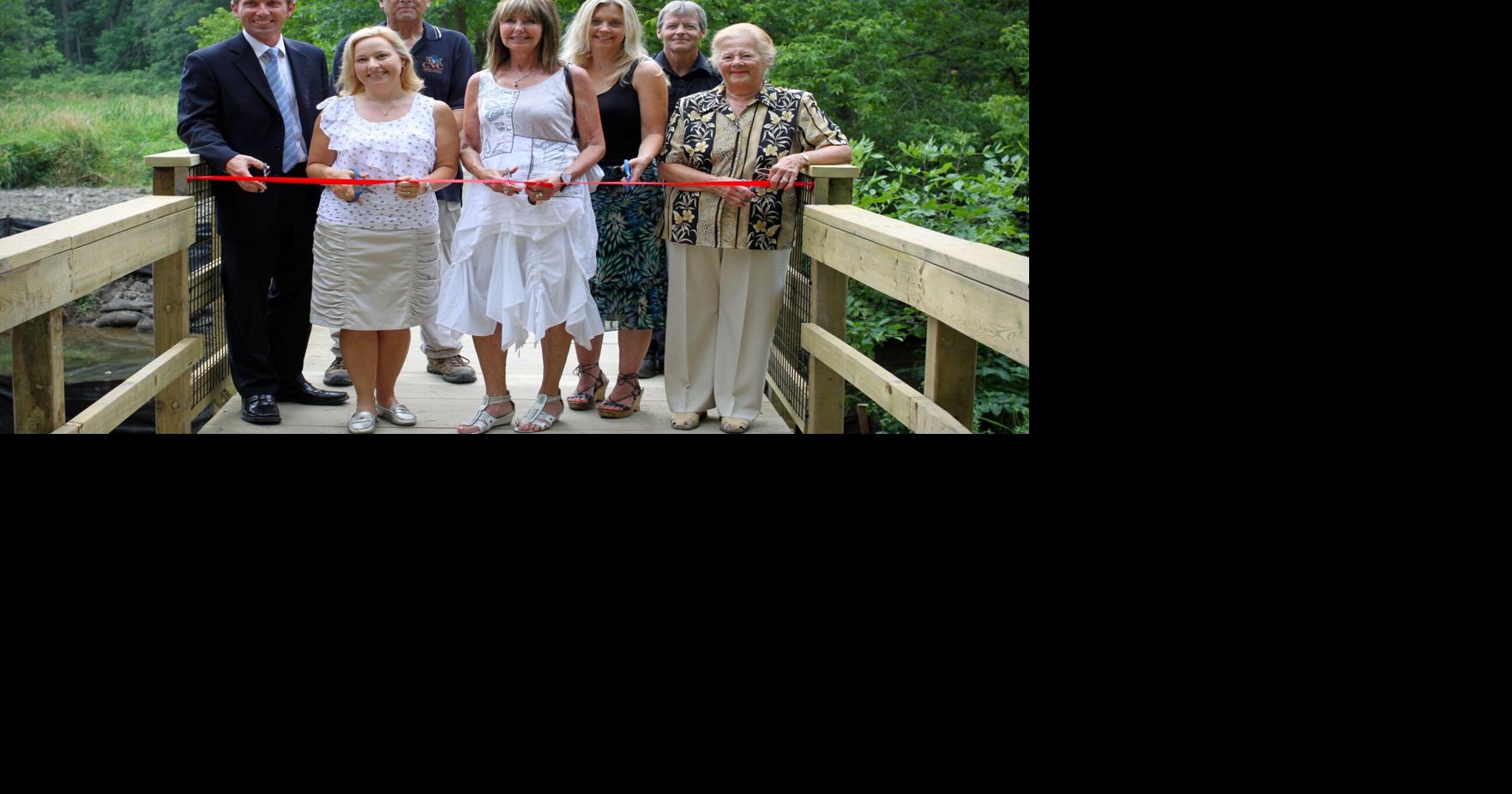 Rattray Marsh gets new pedestrian bridge