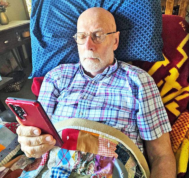 Does reading on Kindle fry your brain? (copy) | The Hawk Eye ...