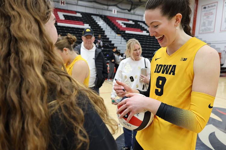 College volleyball: Gabby Deery gearing up for senior season at Iowa ...