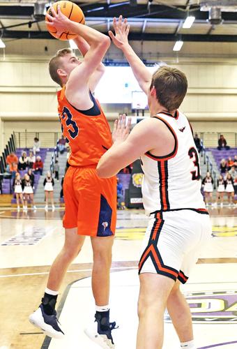 Illini West defeats Macomb in the semifinals at the Macomb-Western ...
