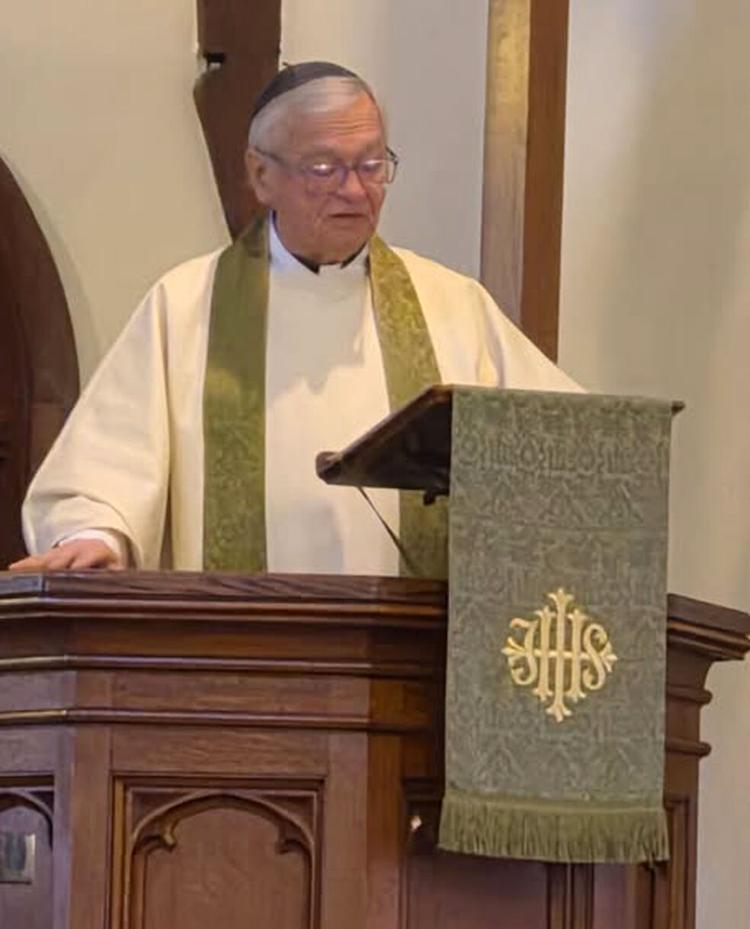 Grateful Warsaw congregation to honor the Snyders | Daily Gate City ...