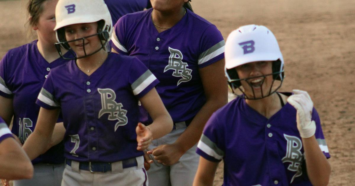 Annabelle Allen fist pump Washington | The Hawk Eye - Burlington, Iowa ...