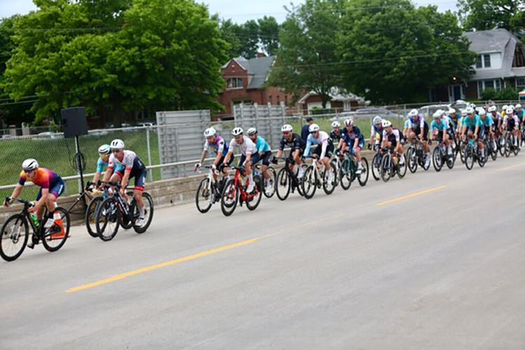 Family affair: siblings dominate Snake Alley Criterium | The Hawk Eye ...
